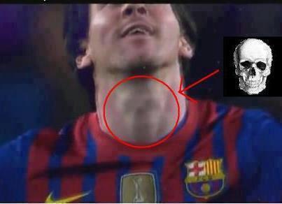 This Lionel Messi photograph is freaky >>