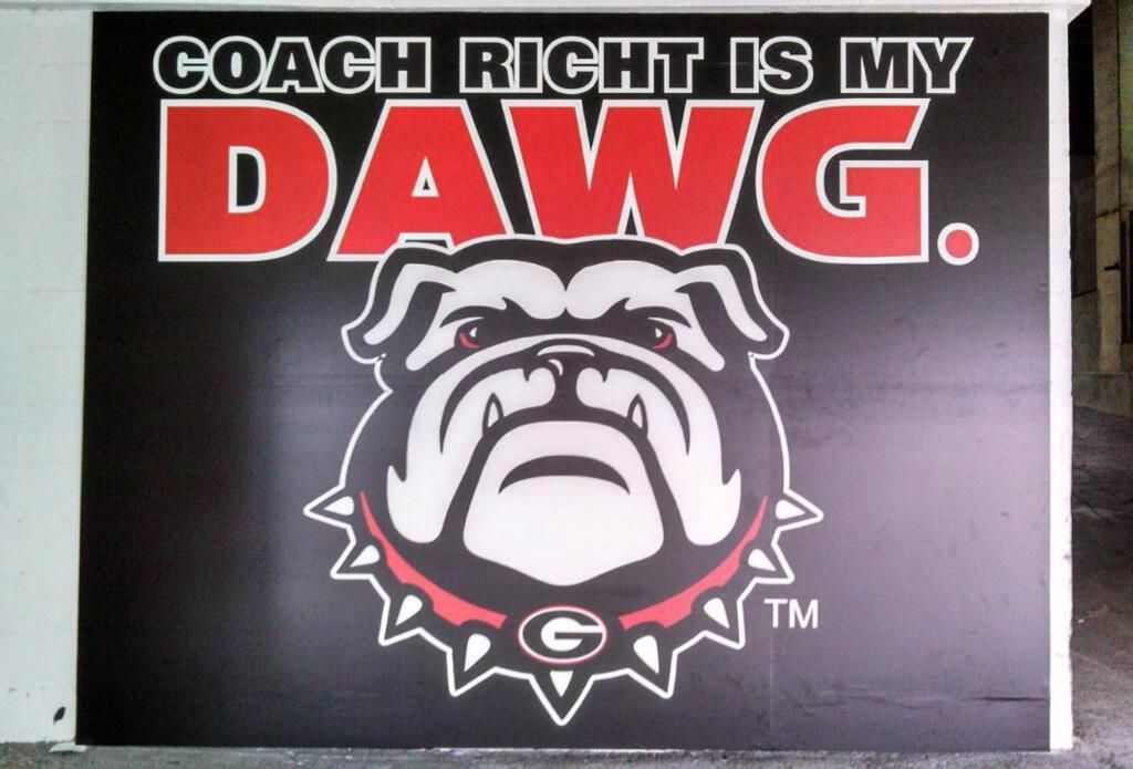 Georgia Bulldogs unveils new football locker room poster. (PIC):